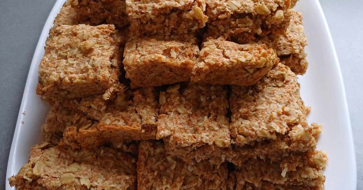 Busy Bees - Healthy Snack for Kids: Oat Weet-Bix Slice Recipe | Busy Bees